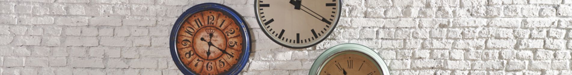 Designer Clocks – Writings On The Wall